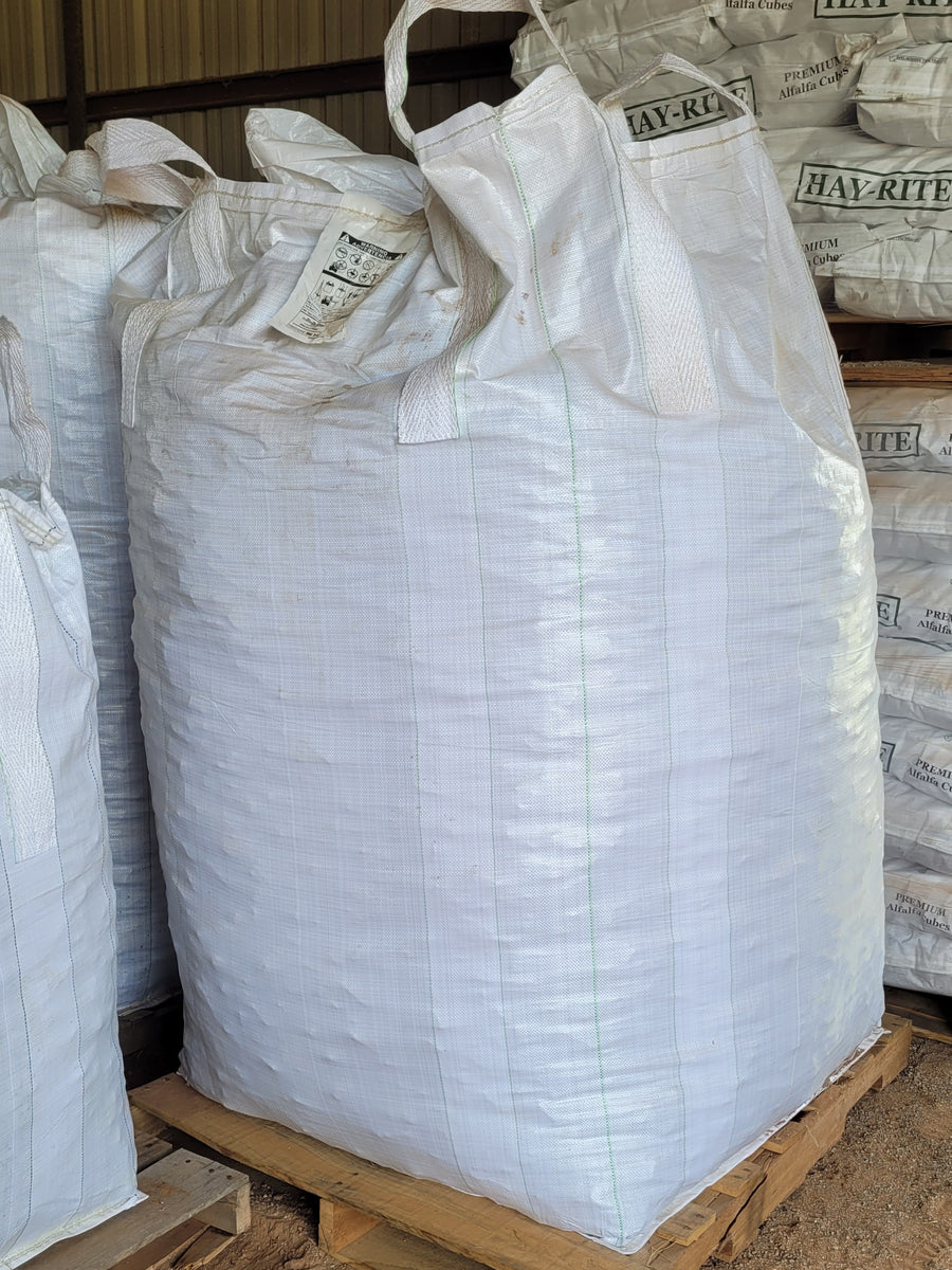 Hay-Rite Alfalfa Cubes 2000lb. Tote Bag - Pickup Only – CW Elite Cow Horses